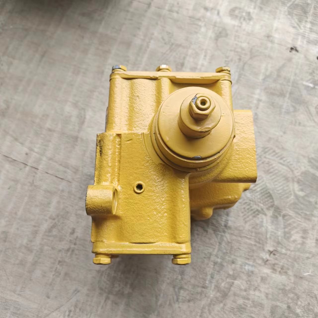 Sd32 Bulldozer Parts Servo Valve 702-12-13001 คุณภาพสูง Sd32 Bulldozer ...