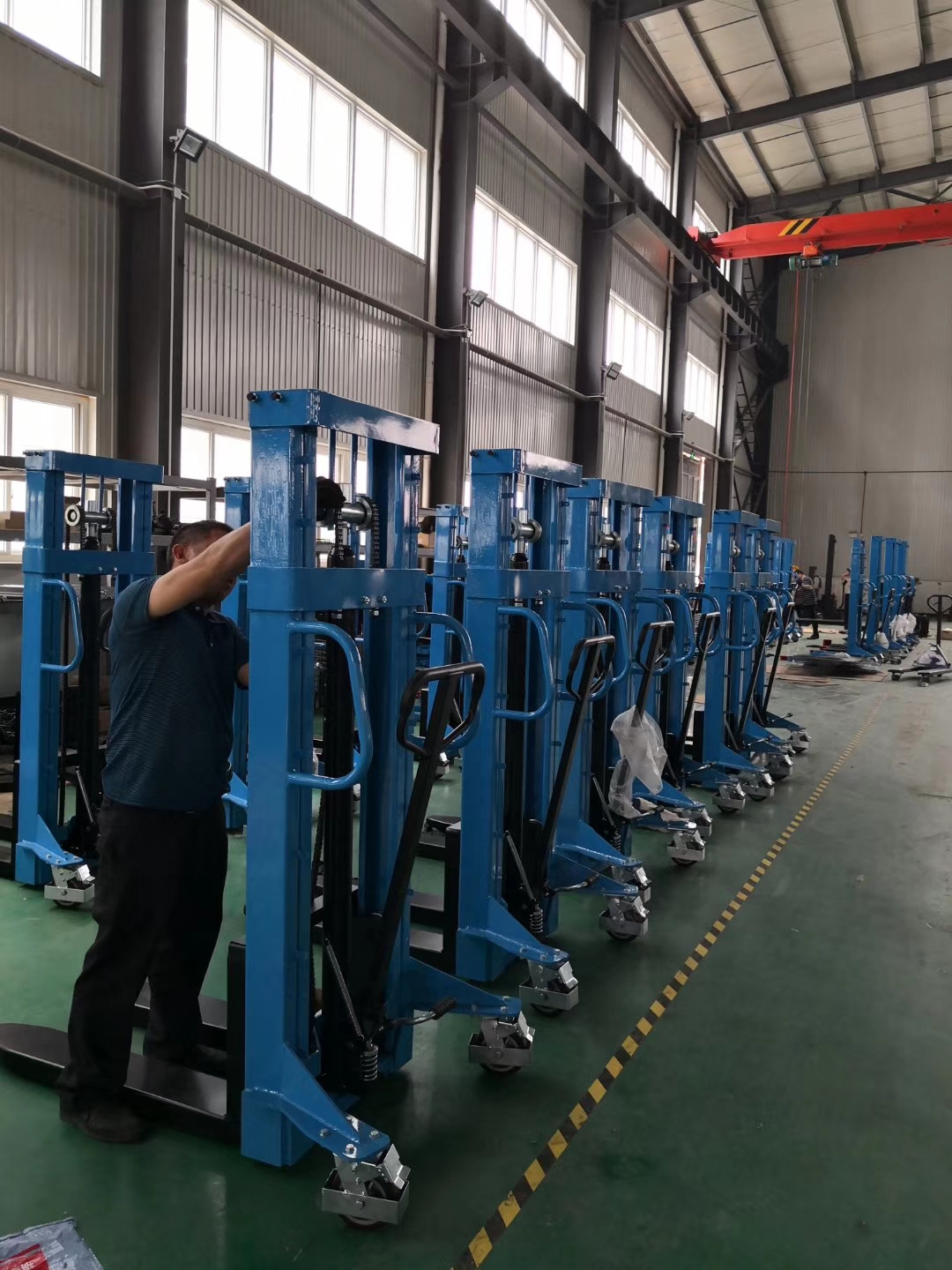 Manual Hydraulic Pallet Stacker With Adjustable Forks - 2000kg Capacity ...