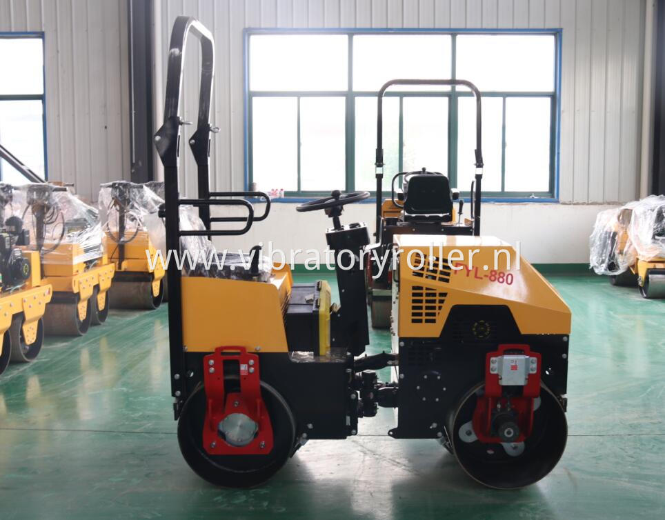 1 Ton Ride On Mini Tandem Vibratory Roller