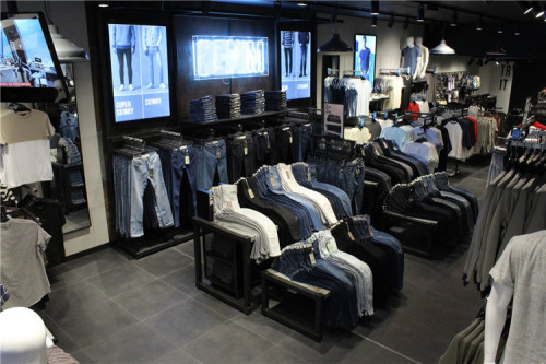 Original Attractive Interior Design Retail Garments Shop Decoration ...