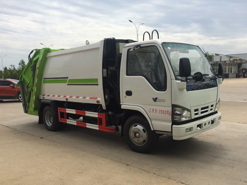 Japan 5000 Liters I-suzu Compactor Garbage Truck, High Quality Japan ...