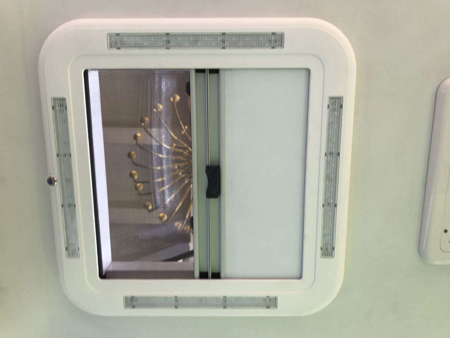 Rv Motorhome Led Skylight Roof Window With Anti-insect Net And Sunshade ...