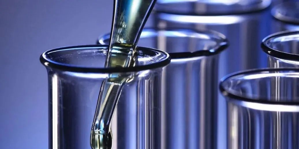 Why can not synthetic cutting fluids process aluminum alloys?