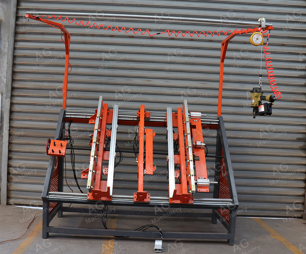 American Pallet Assembly Table: Automatic Wood Pallet Making Machine ...