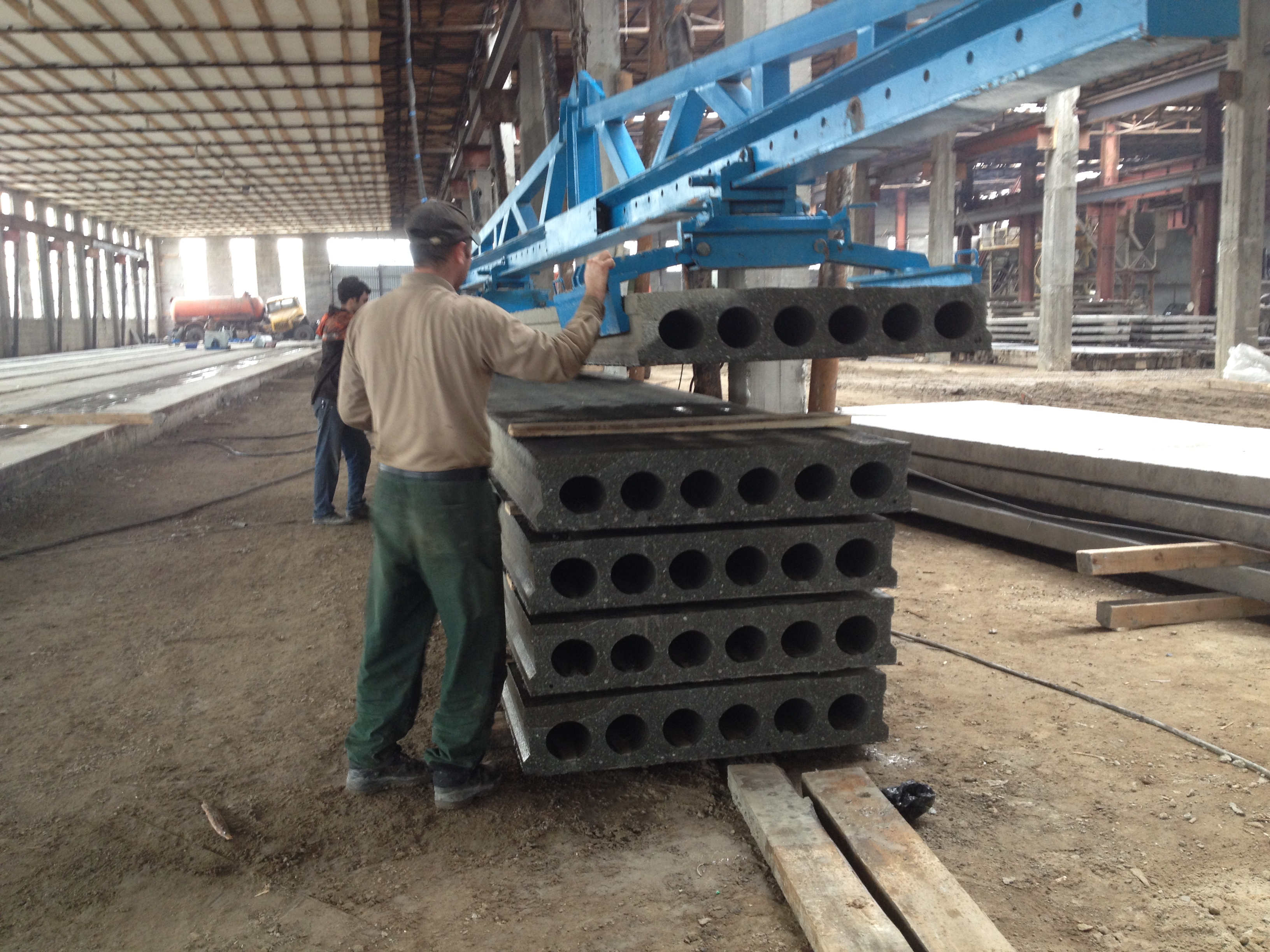 Precast Wall Panel Lifting Machine For Concrete Slab Panels, High ...