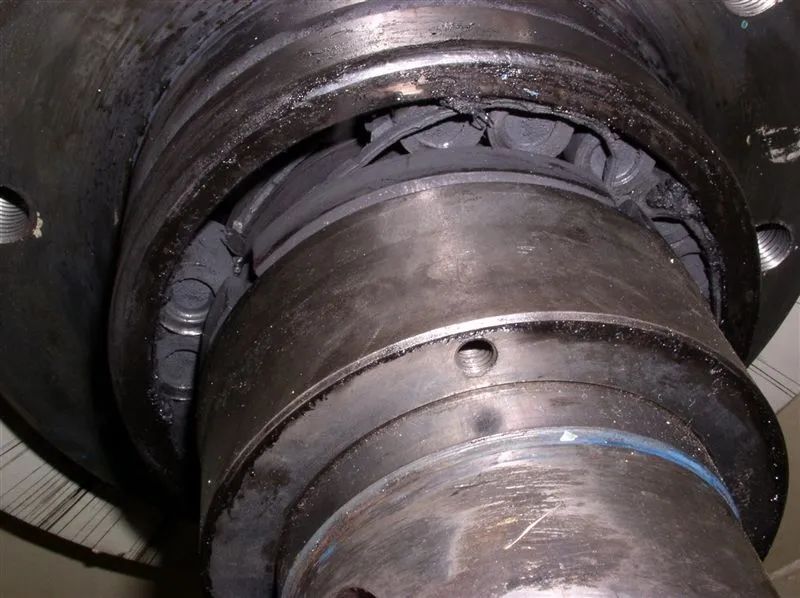 Why does the grease become dry and hard, can it be diluted with oil?