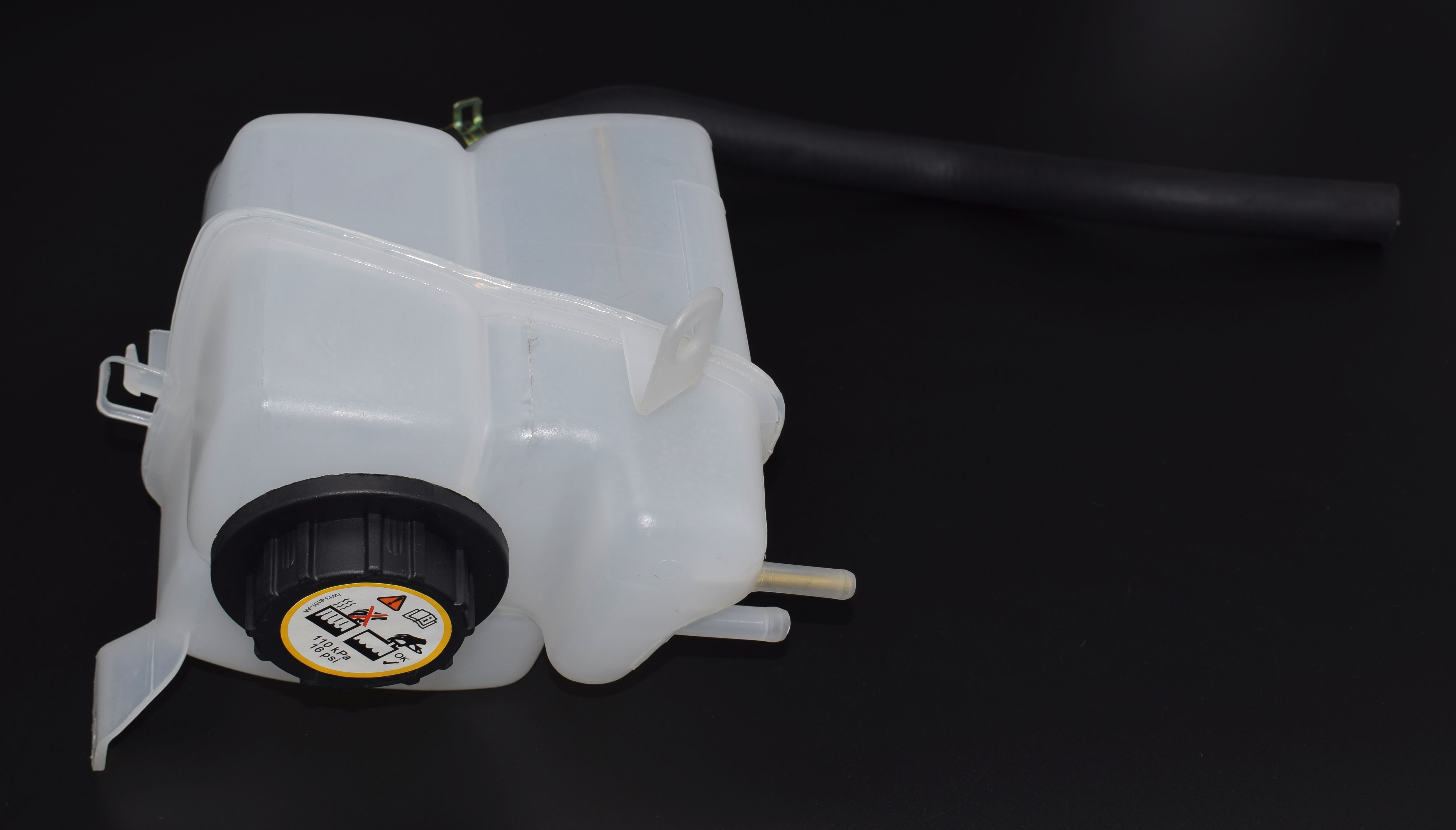 Coolant Recovery Tank 5W4Z8A080AA fits Ford China Manufacturers ...
