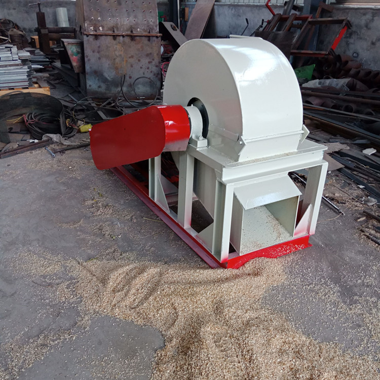 Comprehensive Mobile Wood Diesel Engine With Tree Logs Crusher For Dry ...