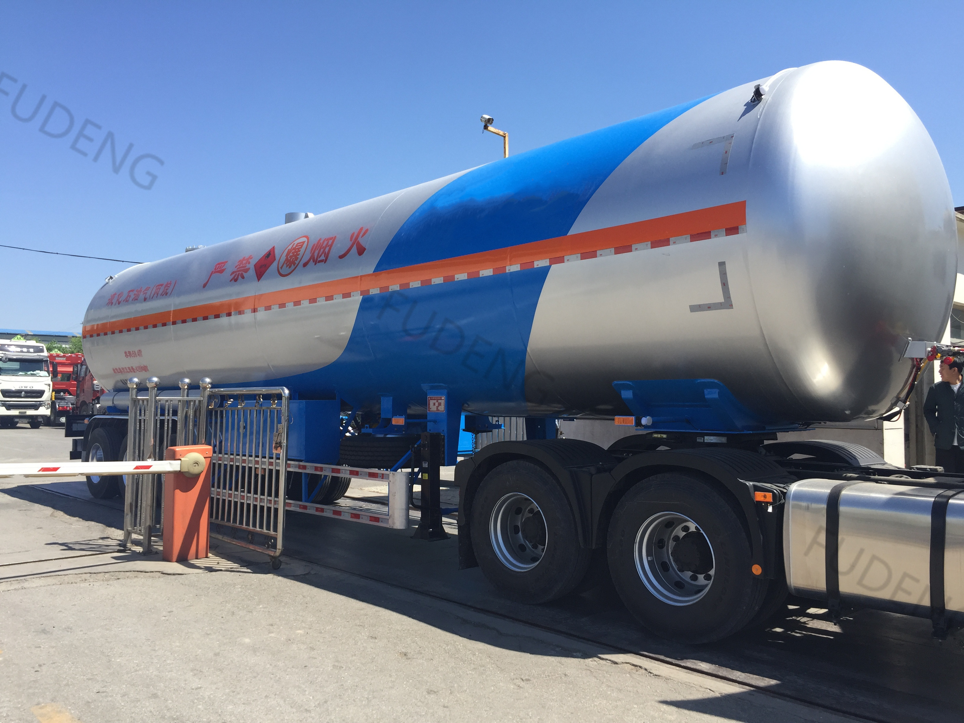 Lpg Tanker Trailer Transport: Propane And Propylene Carriers - 3 Axles ...