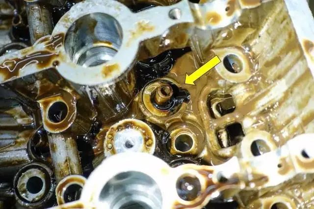 How to deal with sediment in machinery lubricating oil?