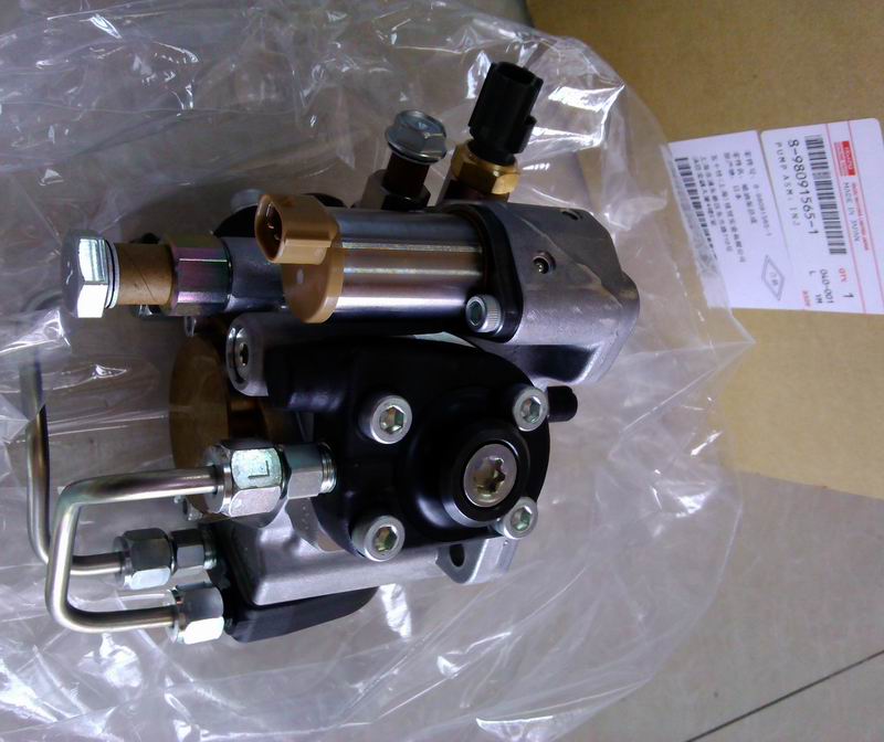 Sk200-8 J05e Fuel Injection Pump 22100-e0035, High Quality Sk200-8 J05e ...