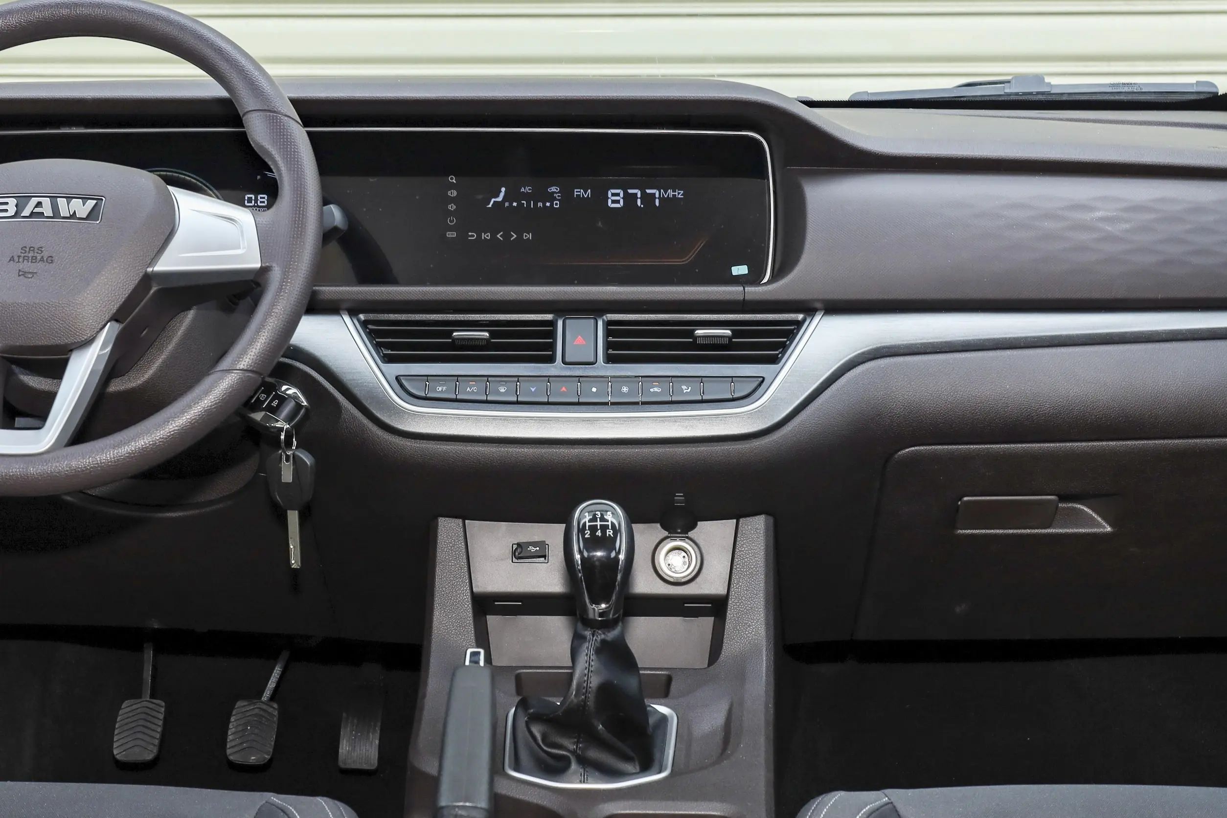 Good Price Baw Baic Ace M7 4 Door 6/7 Seater 5-speed Manual Mpv, High ...