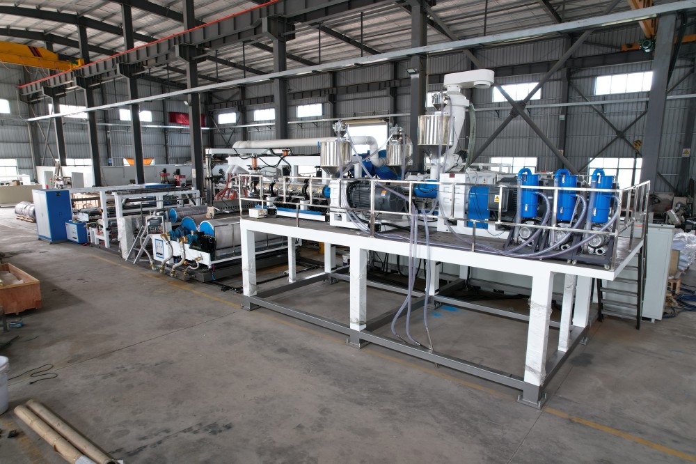 What is cast film extrusion?