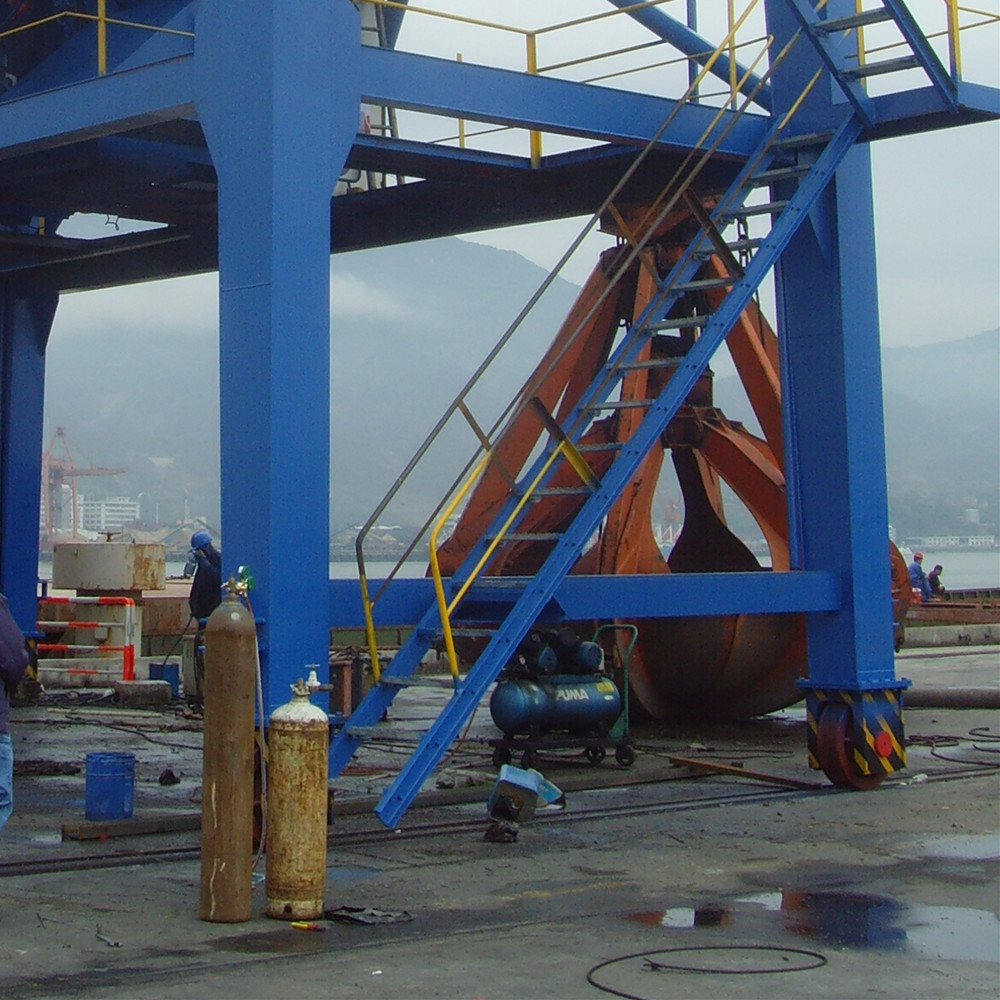 Rail Mounted SAMSON Type Regular Port Hopper China Manufacturer