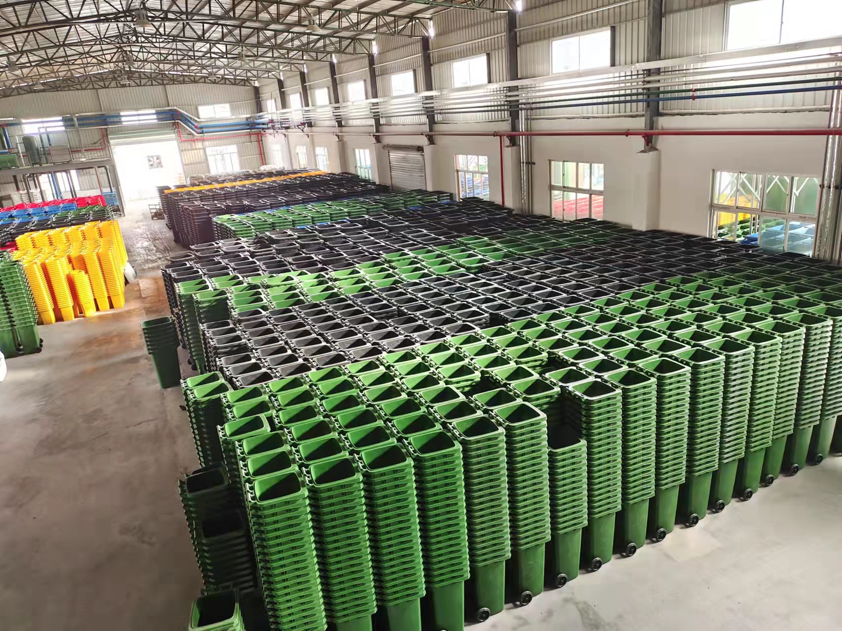 360 Liter Hdpe Plastic Wheelie Bin: Rectangular Waste Container With ...