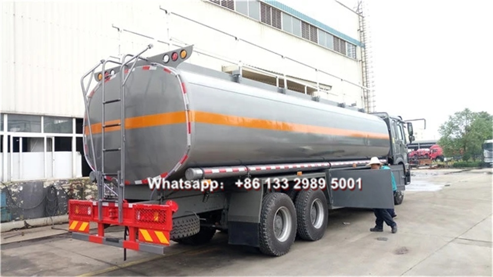 8x4 Sinotruk Howo Gasoline Diesel Oil Tank Vehicle 8000 Gallon Refuse ...