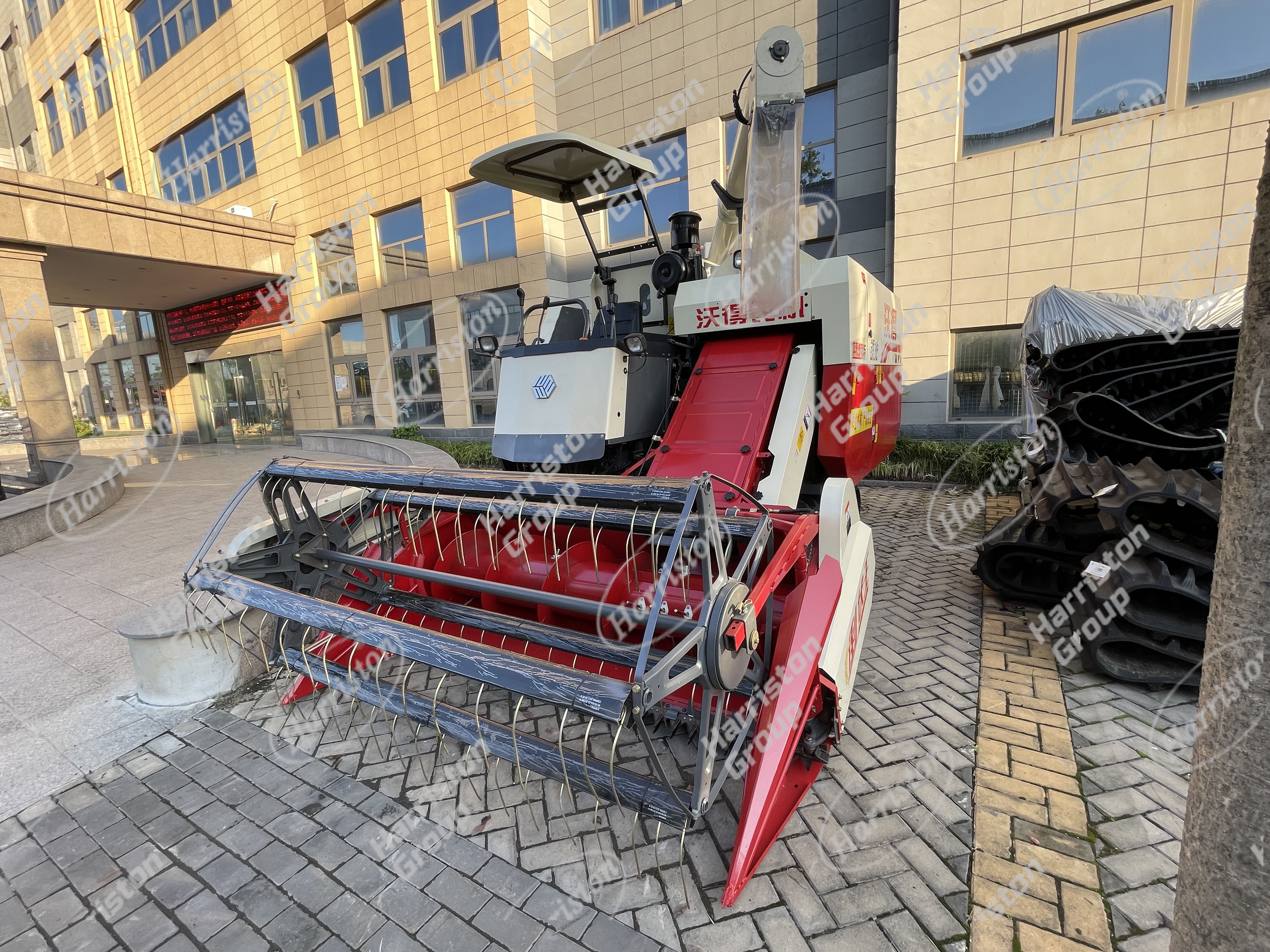 Fm World 4lz-8.0ep Crawler Combine Harvester For Agricultural Machinery ...