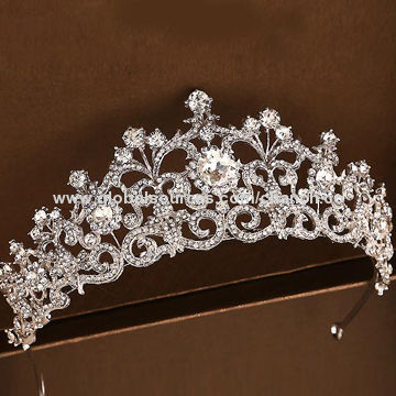 Luxurious Wedding Tiaras With Shiny Crystals, Customized Designs Are ...