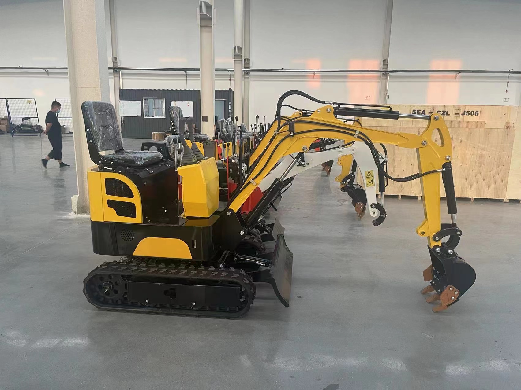Mini Excavators: Hydraulic Diggers For Farmers - 1 To 3 Tons Ce Epa ...