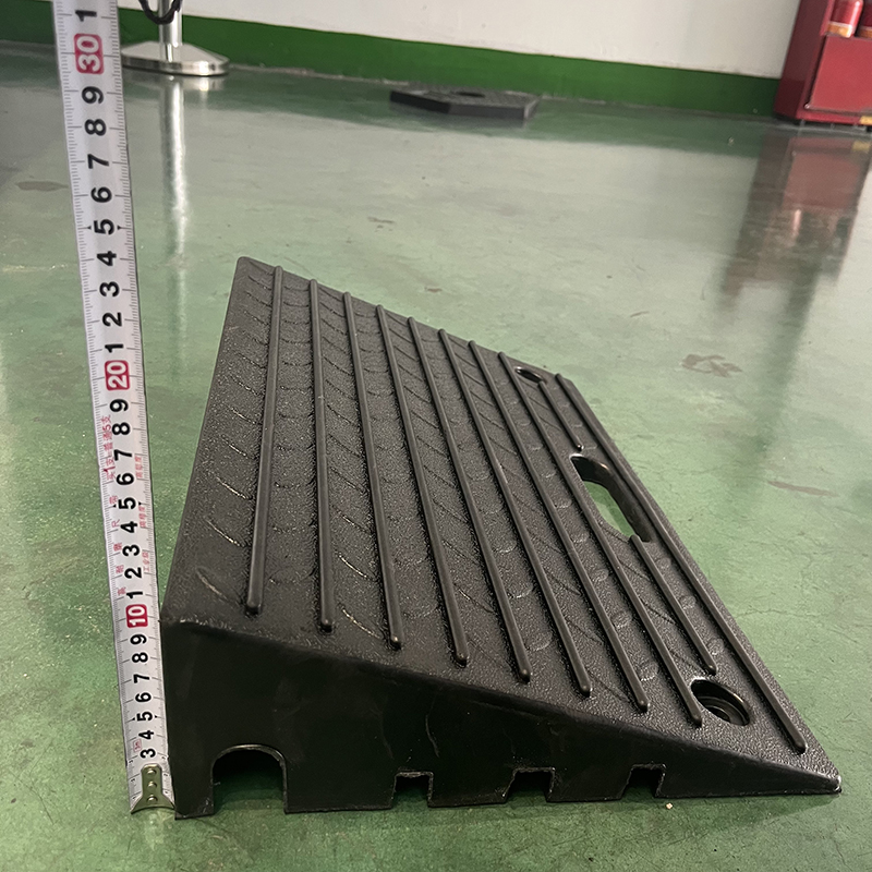 High Quality 100mm X 10cm Traffic Road & Parking Lot Curb Ramp - Easy ...