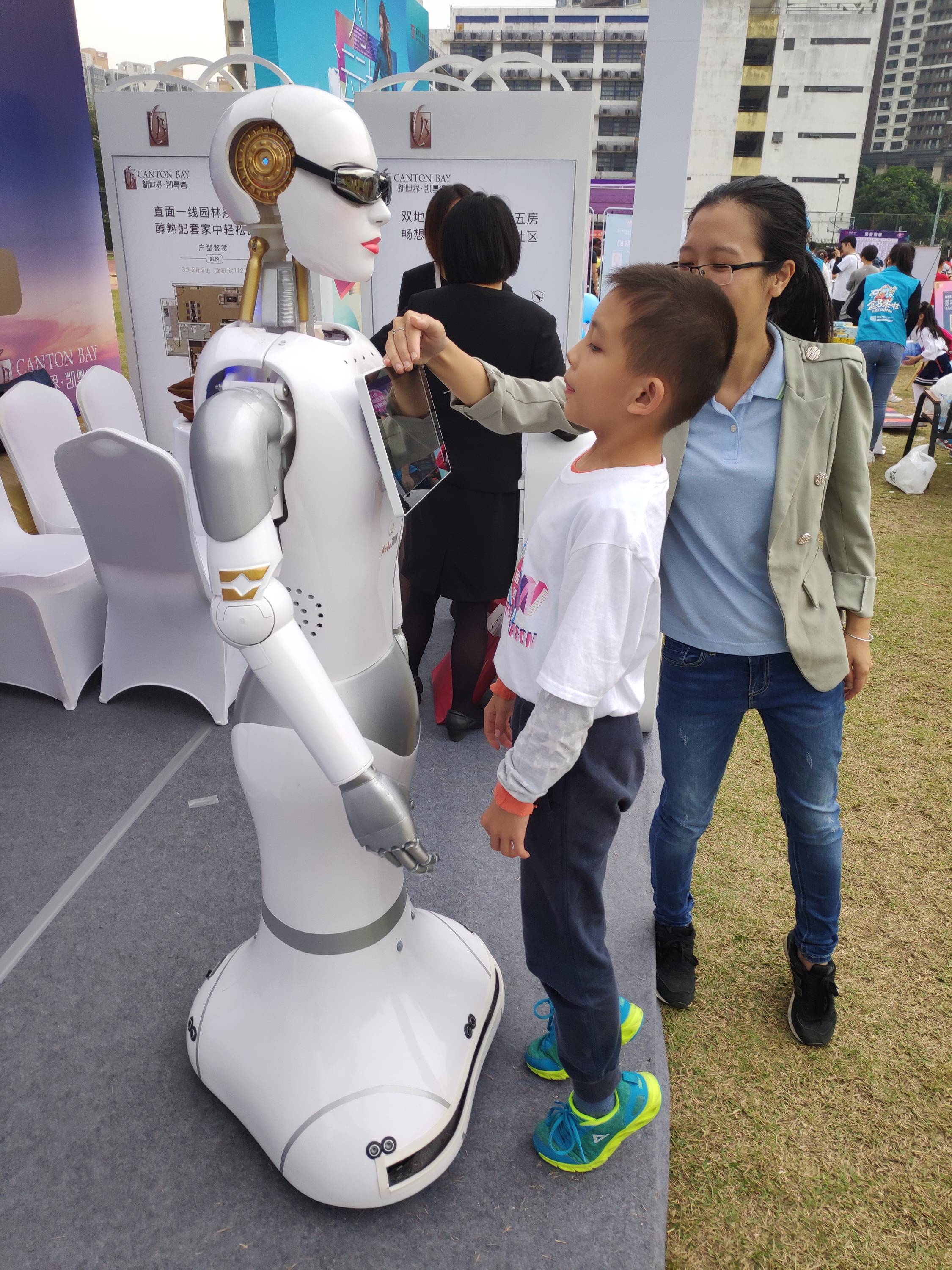 Humanoid Ai Interactive Service Robot For Dialog And Welcome, High ...