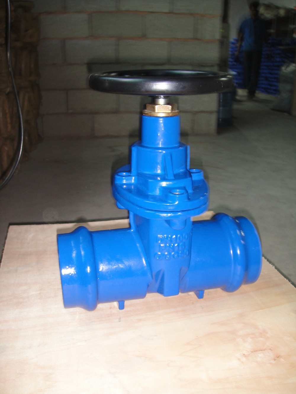 Socket Type Gate Valve With Handwheel For Pvc Pipes 63mm-315mm Pn10/16 ...