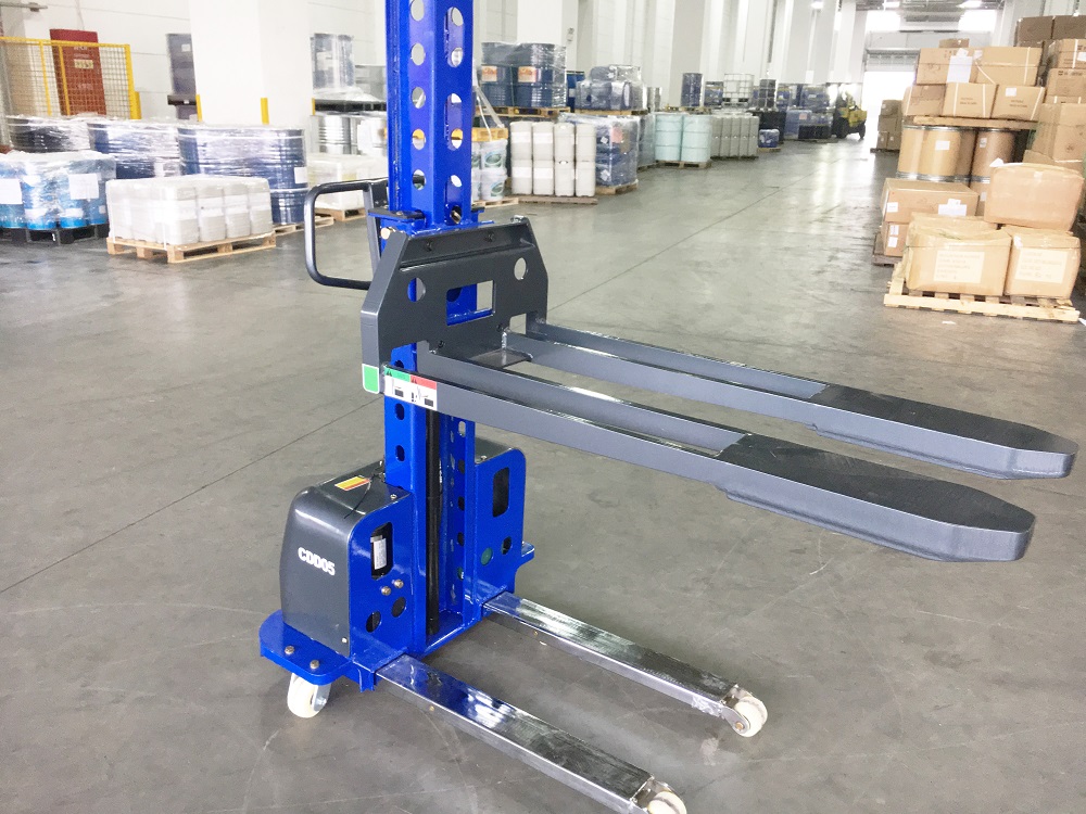 500kg Capacity Electric Portable Pallet Lift Forklift Stacker For 1m X ...