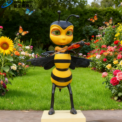 Bee Animatronic Play The Violin Performance, High Quality Bee ...