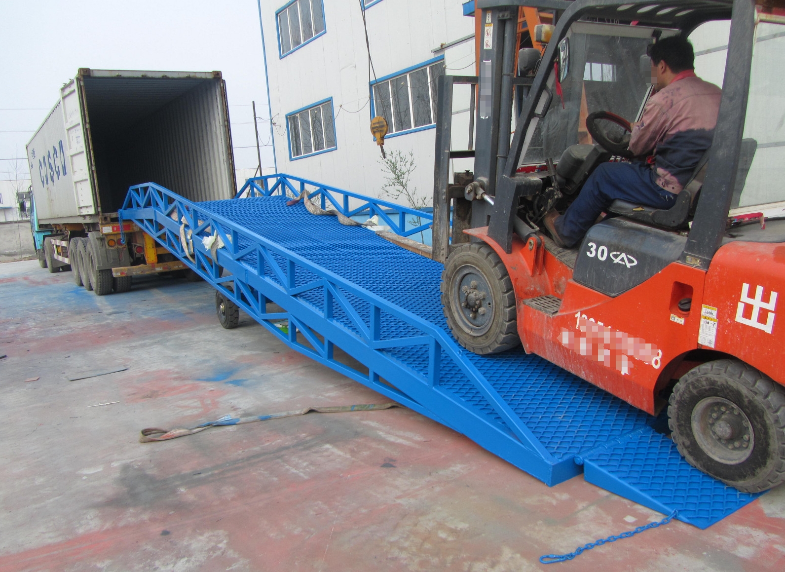 Adjustable Movable Dock Leveler For Container Trucks - Yard Ramp, High ...