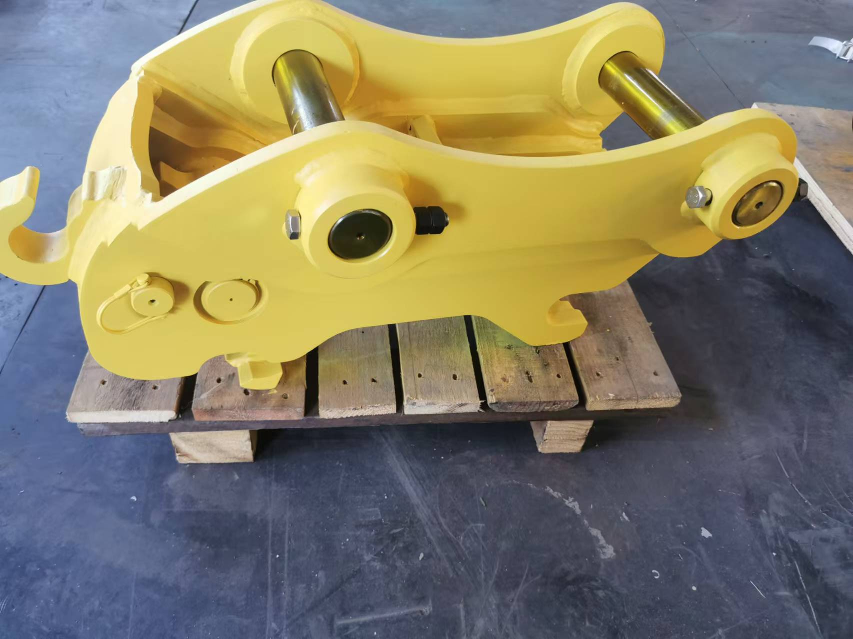 Hydraulic Quick Couplers And Breakers For Excavator Attachments, High ...