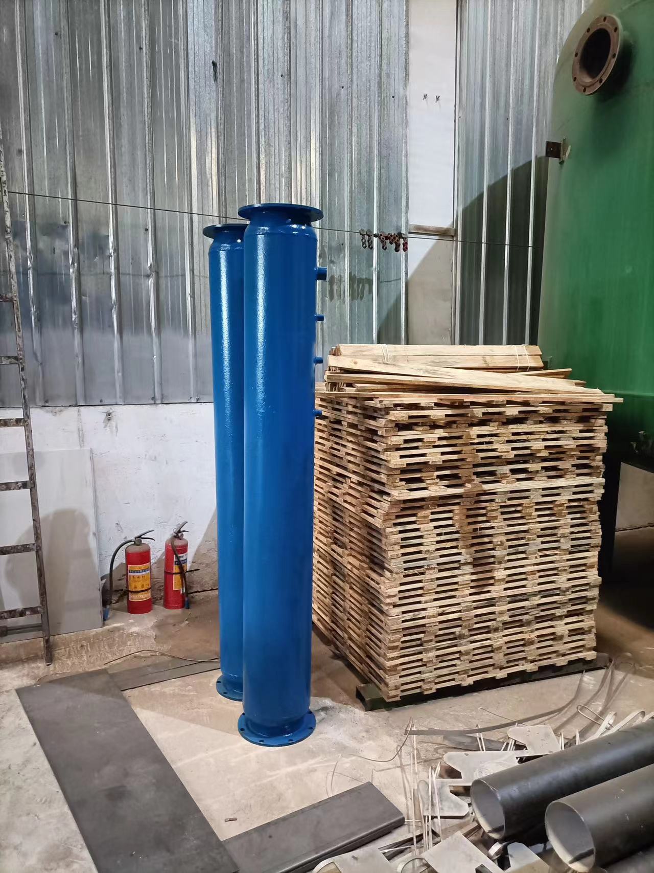 What does a pipeline mixer belong to equipment?