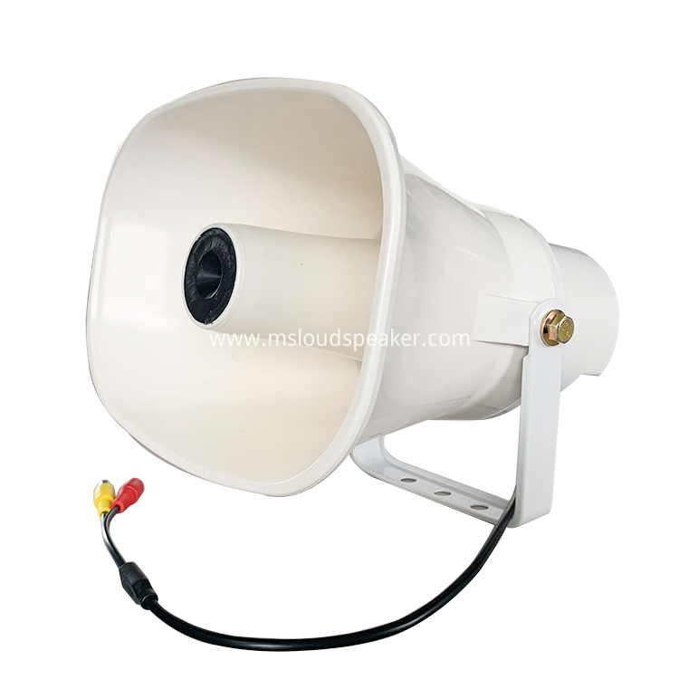 What is the difference between monitor speakers and ordinary speakers?