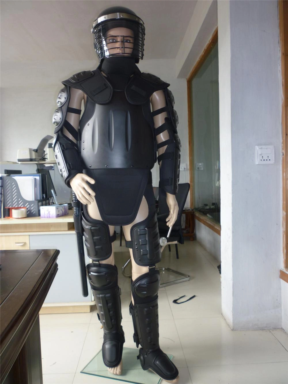 Riot Gear in Full Body Armor Suit China Manufacturer