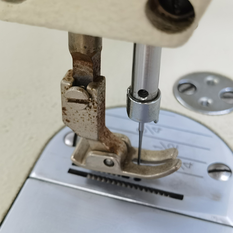 Economical High-speed Steady Sewing Machine, High Quality Economical ...