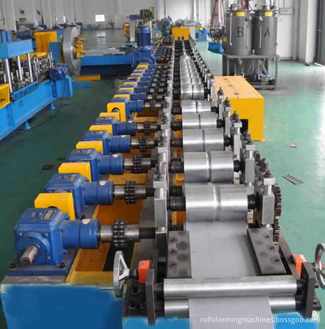 Pu Foam Rolling Shutter Door Roll Forming Machine, High Quality Pu Foam Rolling Shutter Door ...