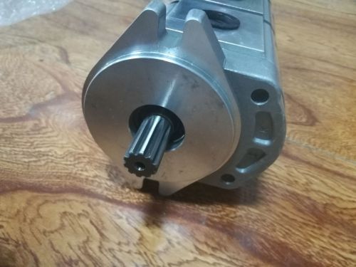 Excavator Me20 Triple Gear Pump Pompa Hidraulik, kualitas tinggi ...