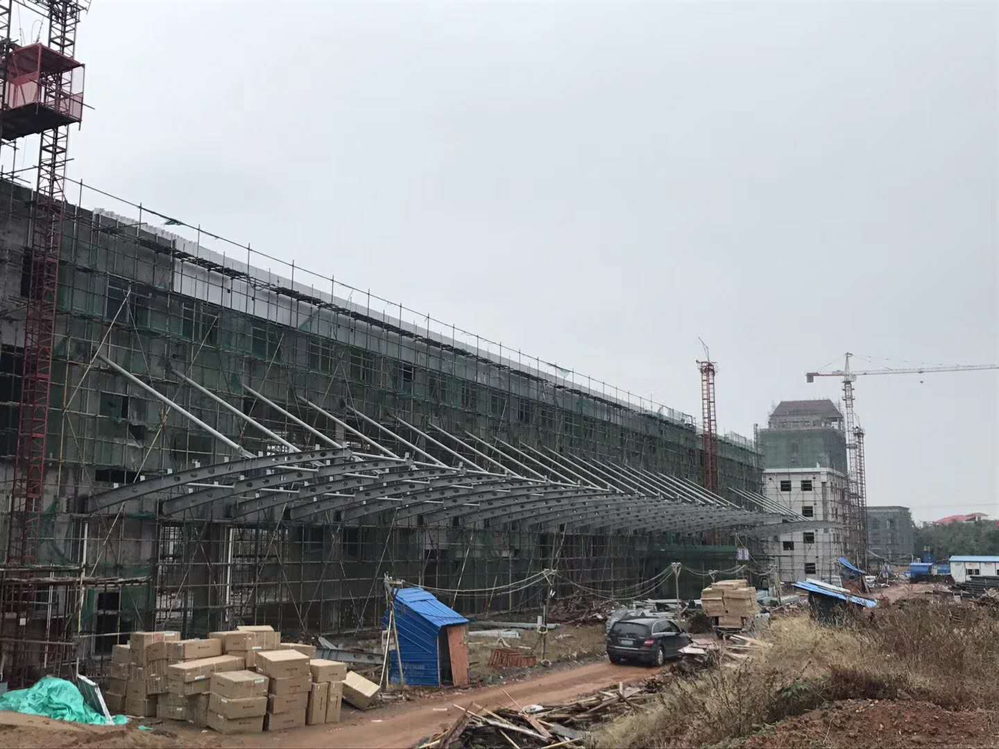 Seamless Pipe Truss Structure Bus Station, High Quality Seamless Pipe ...