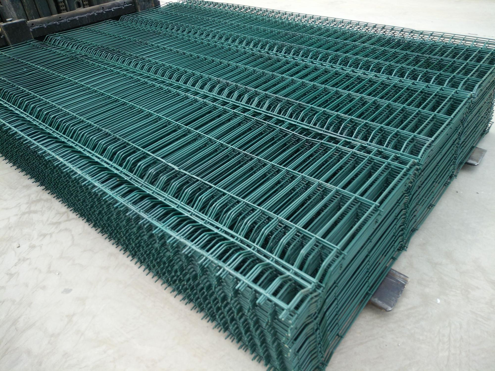Curved Welded Mesh With Plastic Pvc Uv Slat, High Quality Curved Welded ...