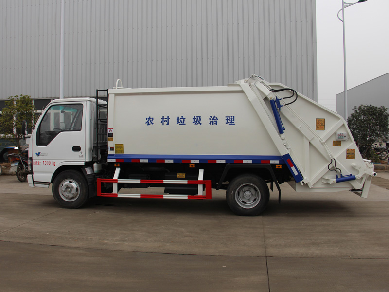 Japan 5000 Liters I-suzu Compactor Garbage Truck, High Quality Japan ...