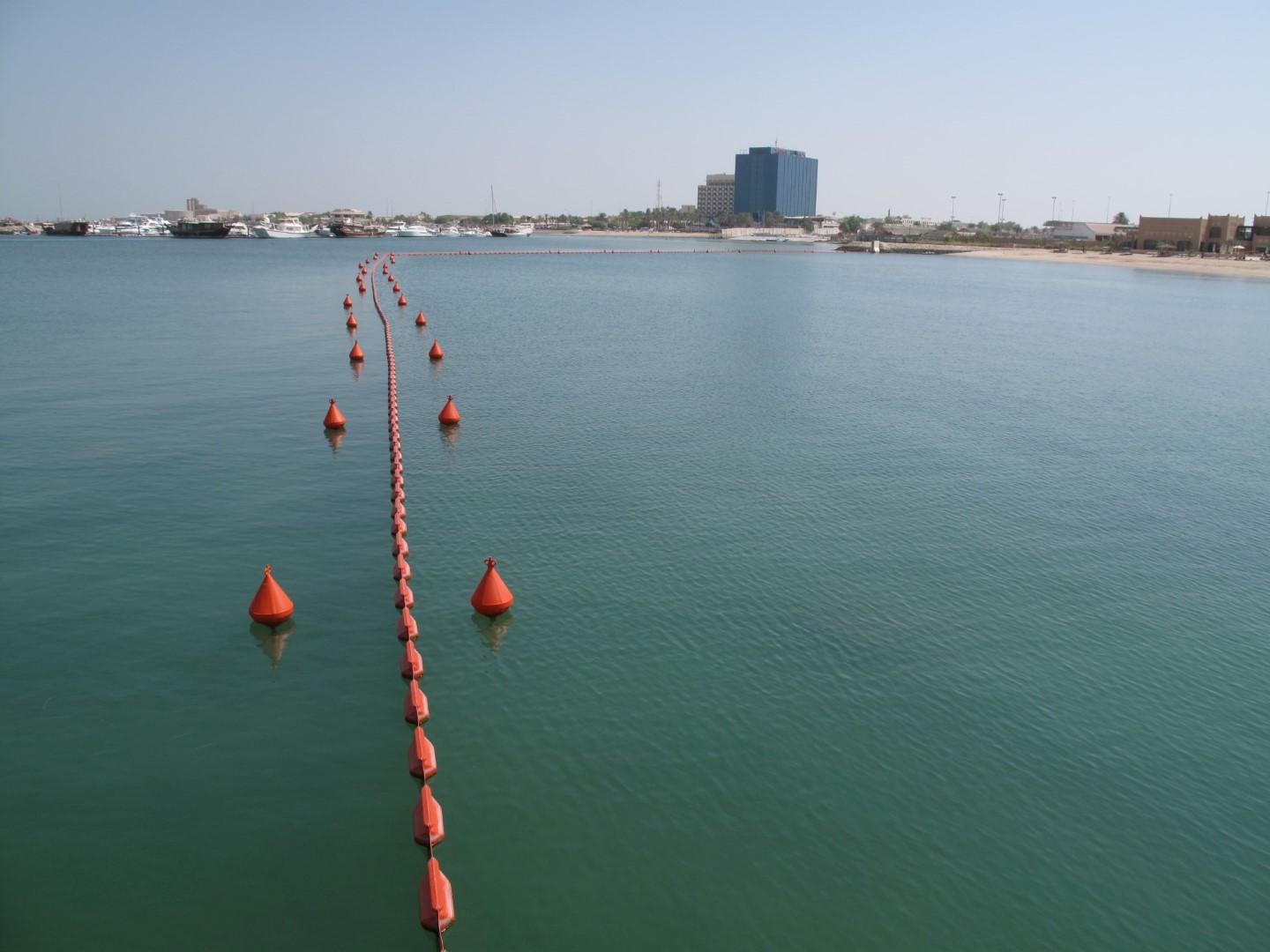 Rubber Float Type Seaweed Barrier For Oil Spill Containment In Marine ...