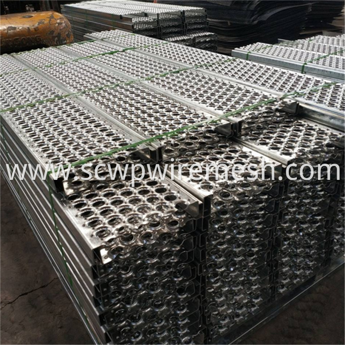 Serrated Perforated Metal Sheet Stair Tread Manufacturers and Serrated ...