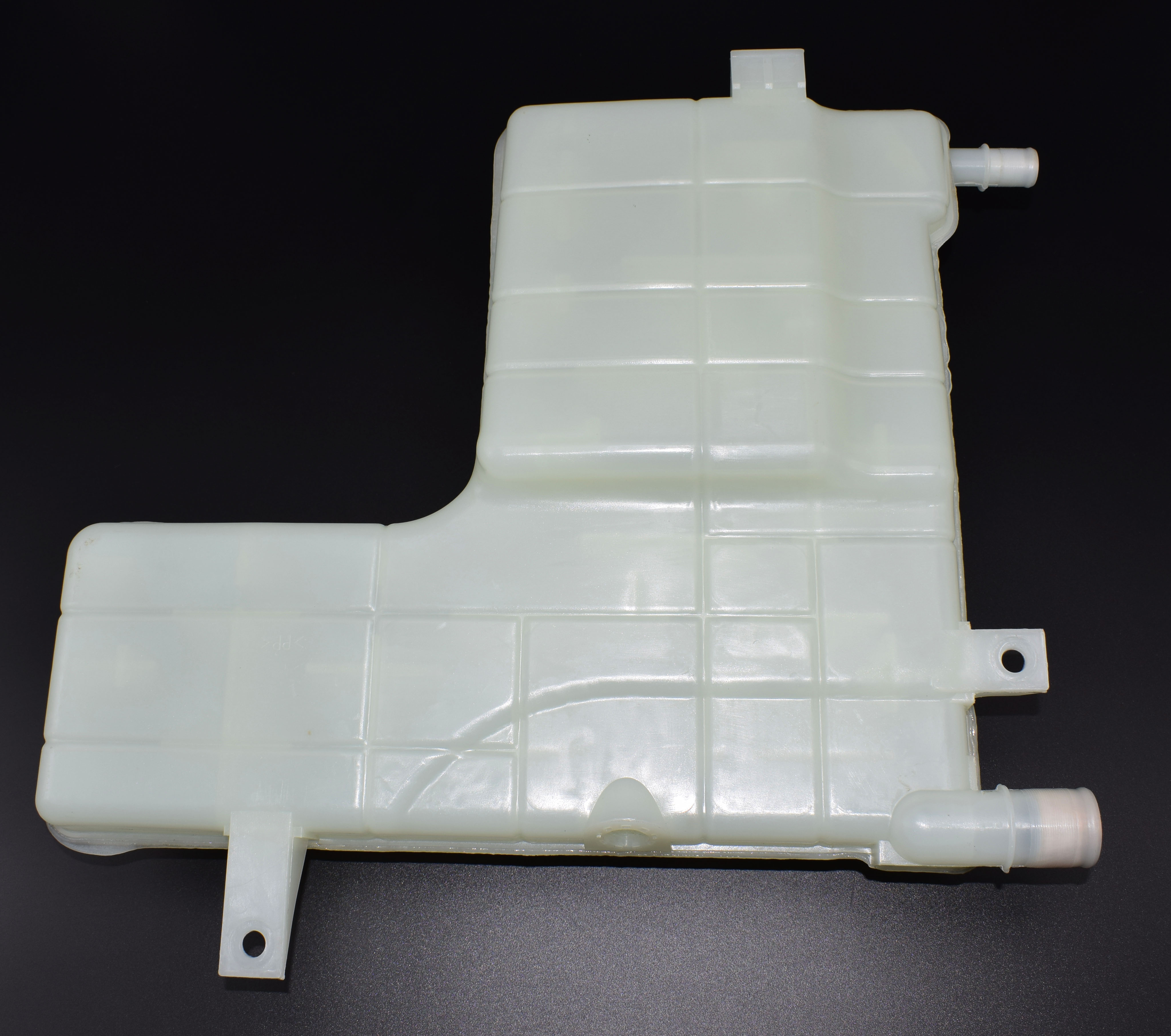Renault & Volvo Expansion Tank 7420828426 China Manufacturers Suppliers ...