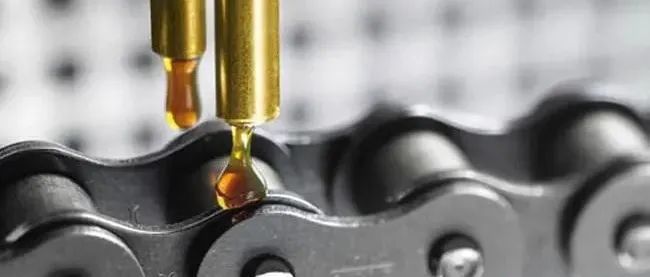 What should I do if the high temperature chain oil drips oil on the ...