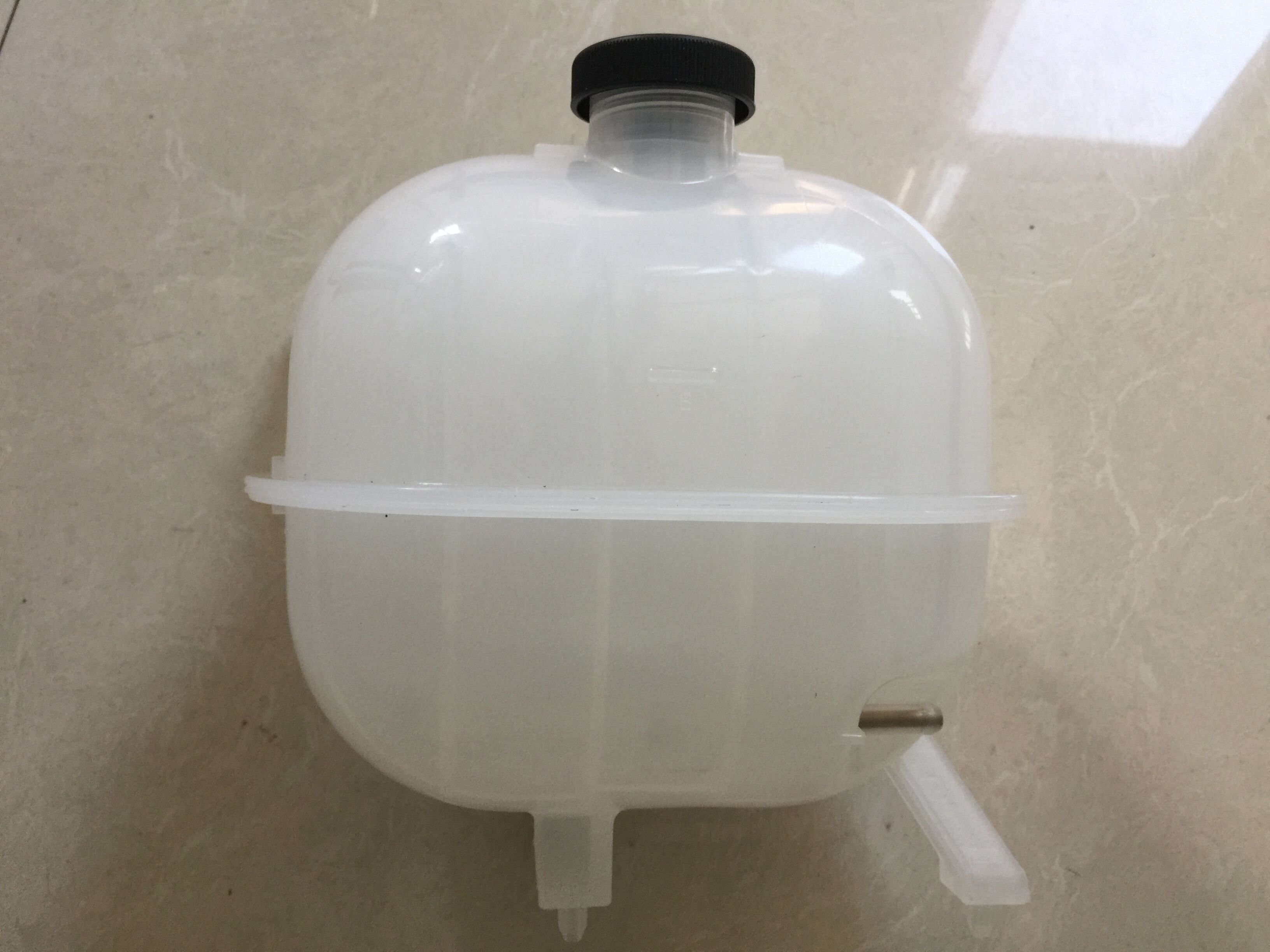 Toyota Hiace Oem Overflow Bottle And Expansion Reservoir For Water ...