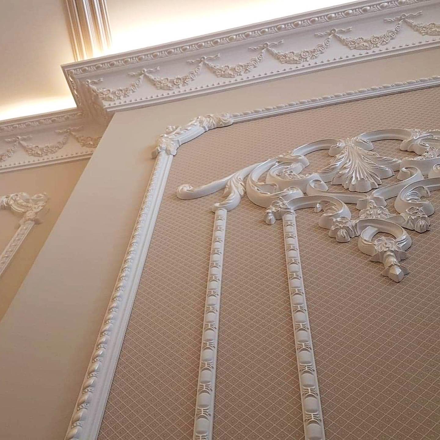 Gold Painted Pu Door Frames & Mouldings, High Quality Gold Painted Pu ...