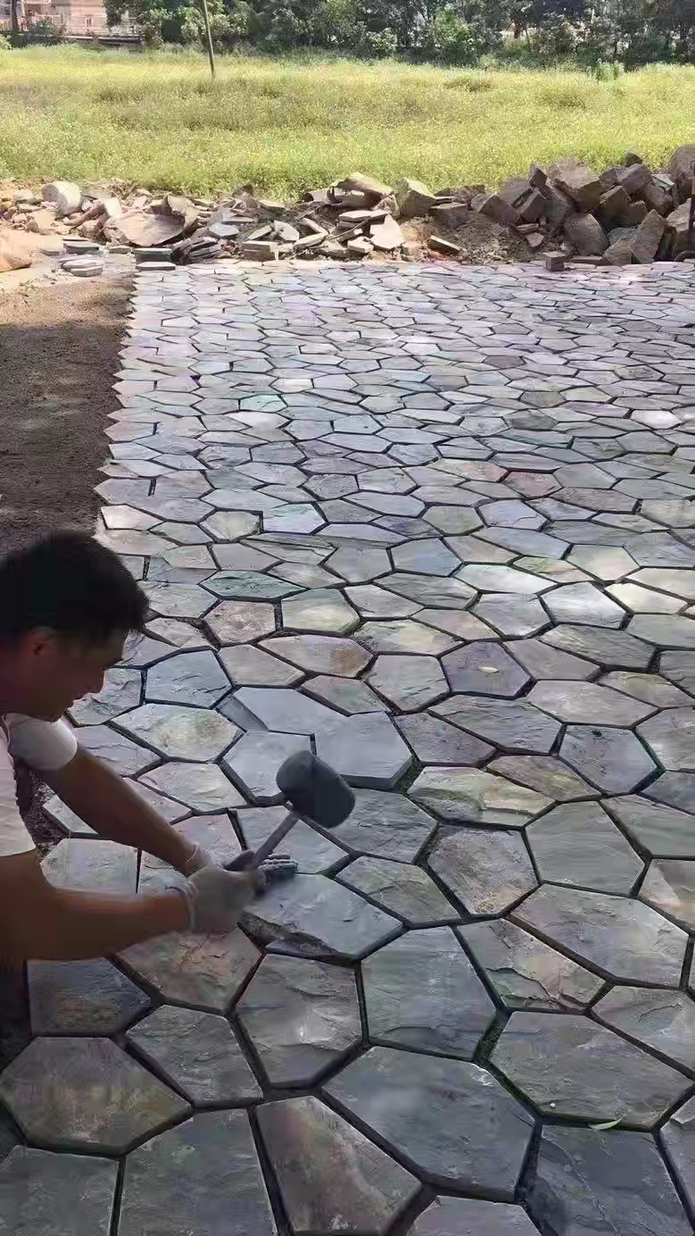 Irregular Shaped Crazy Pattern Paving Black And Rusty Slate Tiles, High ...