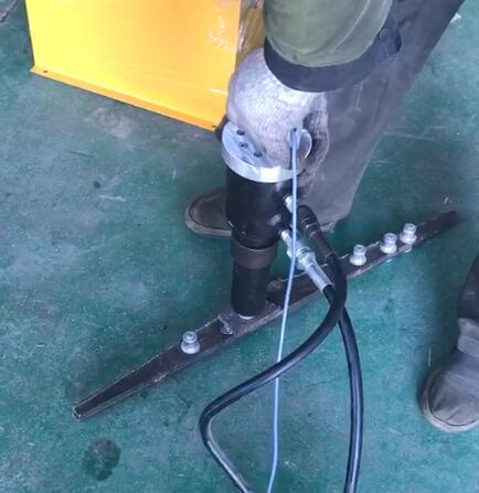 Hydraulic Riveting Machine For Huck Bolts And Ring Groove Rivets, High ...