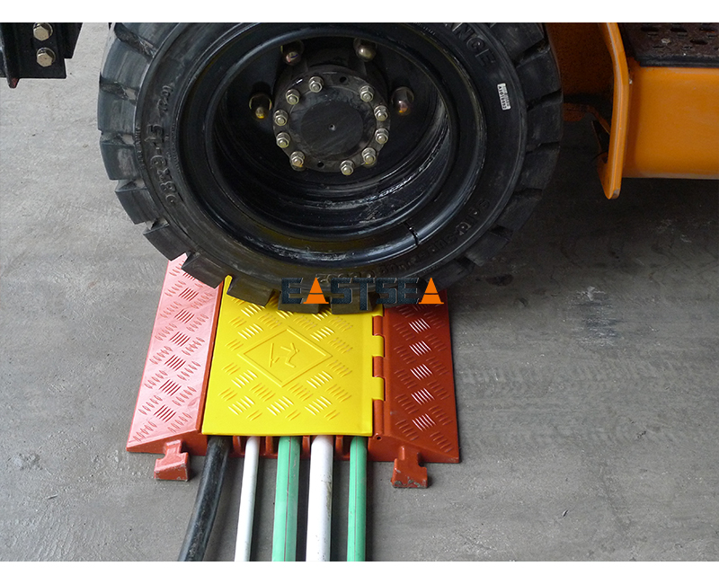 Outdoor Rubber Cable Protector Humps 5 Way Pu Cable Cross, High Quality ...