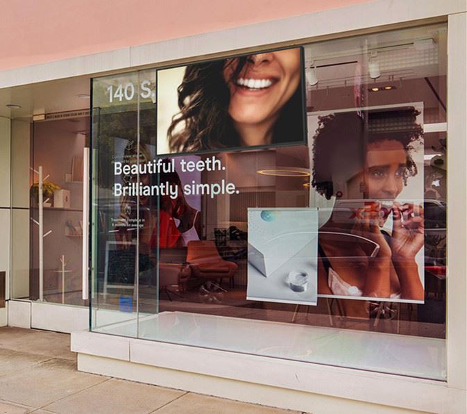 High Brightness Hanging Lcd Windows Facing Display, High Quality High ...