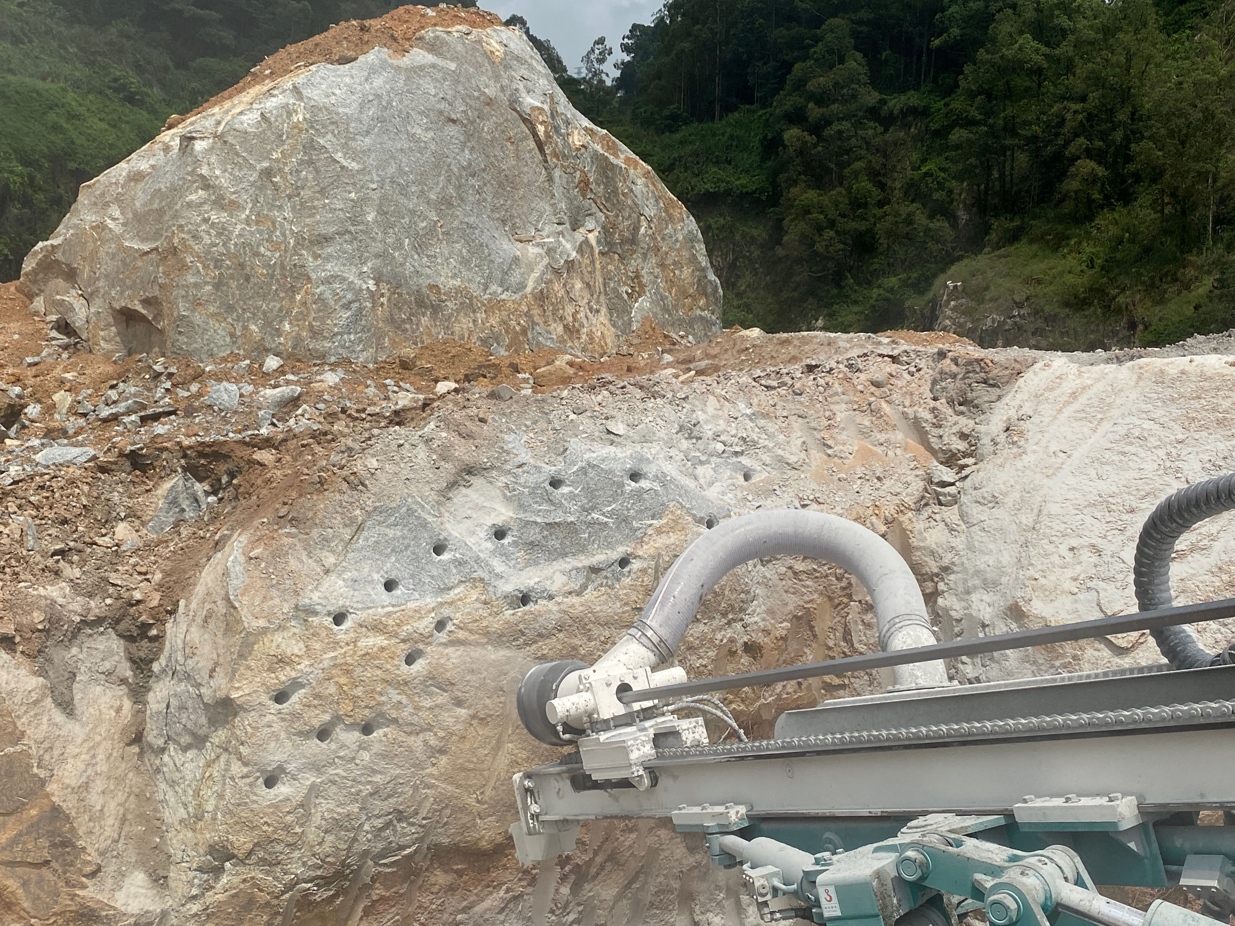 Multifunctional Bolters Rig For Tbm Pressure Microtunneling In Mines ...